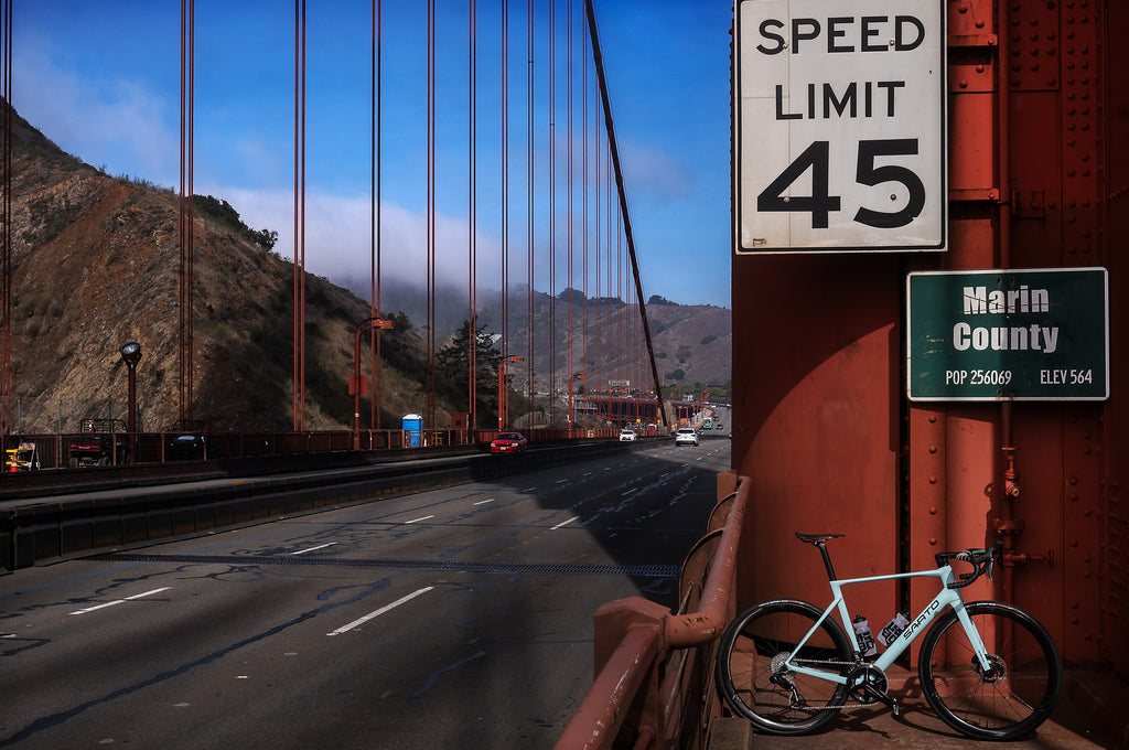 A Sarto Raso in Fender Daphne Blue – Above Category